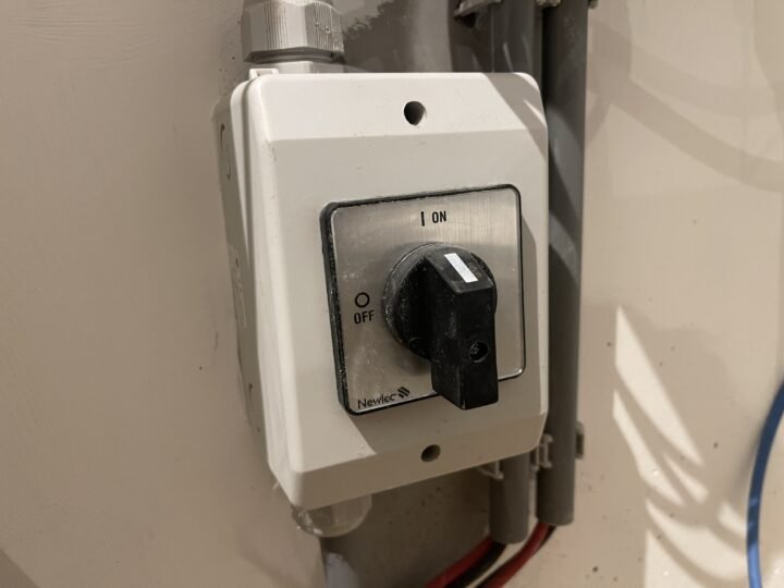 Zonnepanelen uitzetten: zo doe je dat veilig en slim.